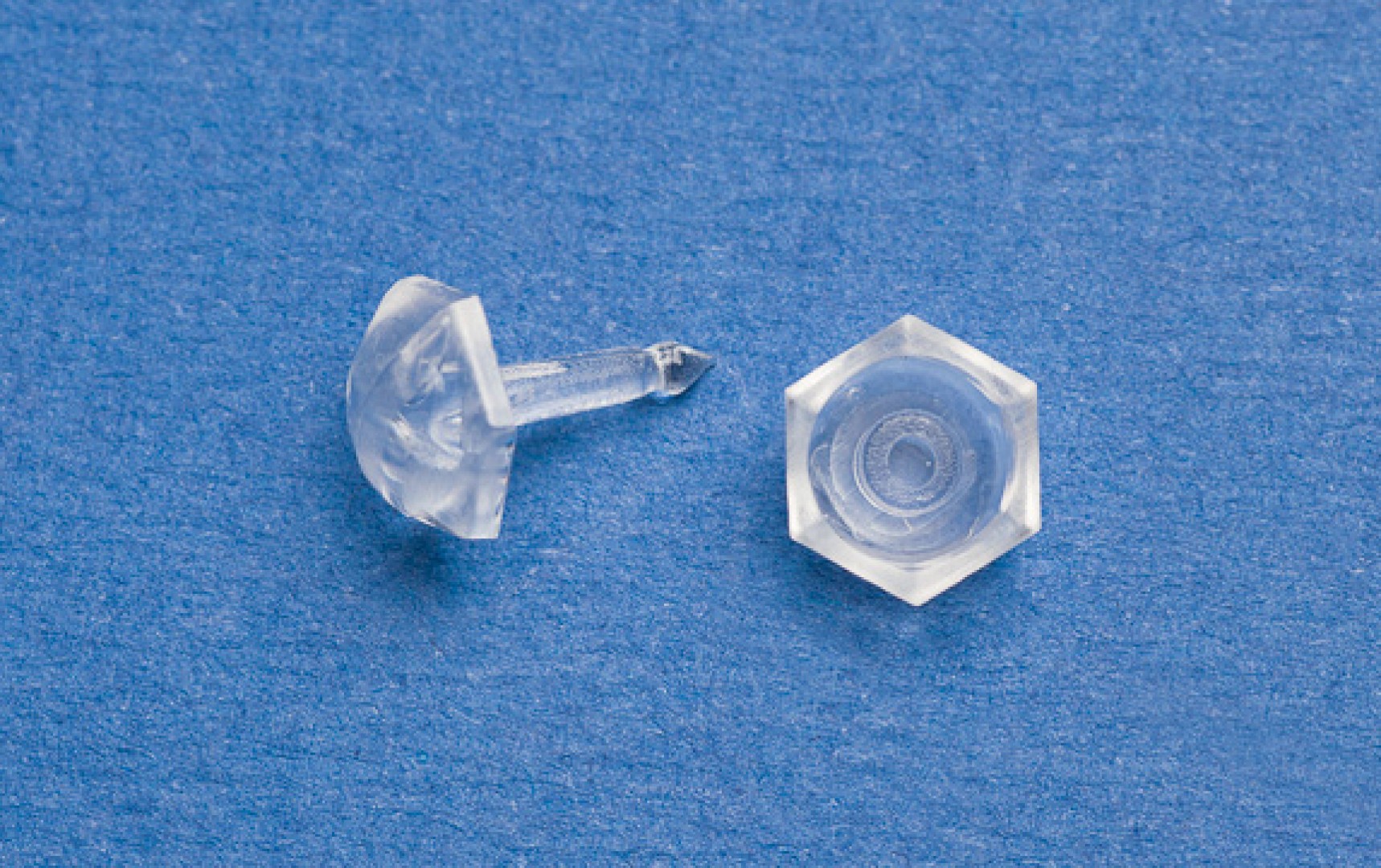 PLEAT-PIN translucent